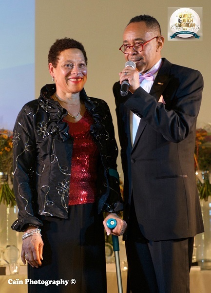 Oud-Olympiër en levende legende Enith Brigitha krijgt standbeeld, Ocan ...